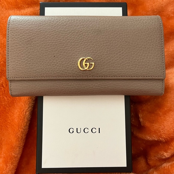 Gucci | Bags | Gucci Gg Marmot Leather Folio Long Wallet | Poshmark